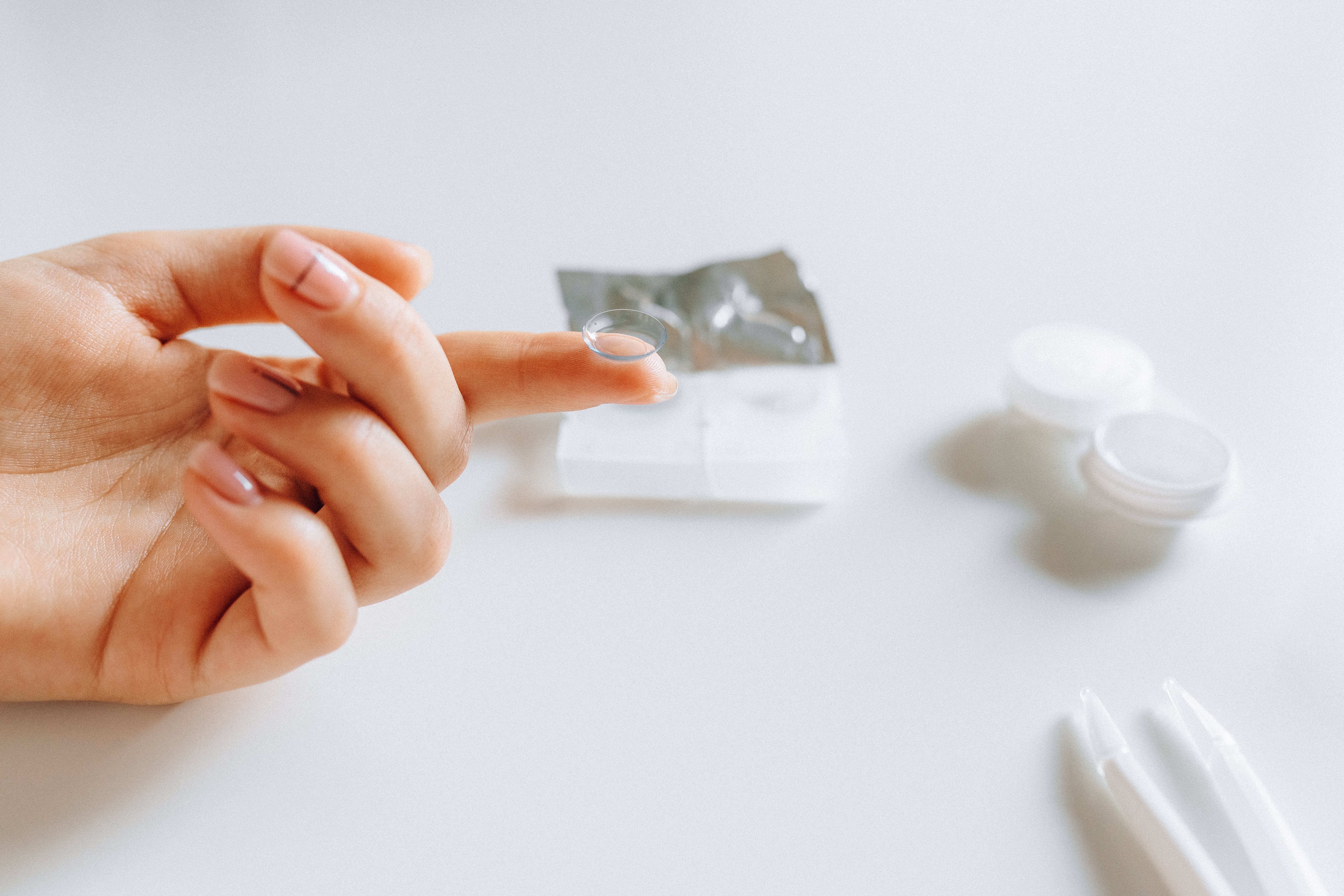 What are multifocal contact lenses?